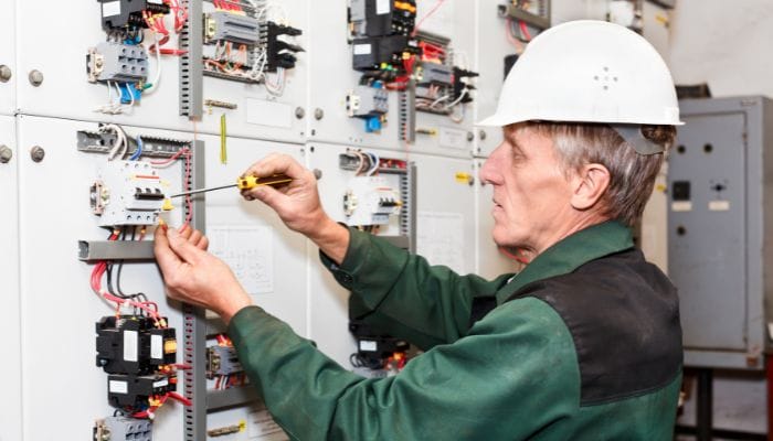 Safety Tips for Working With Electricity - Lake Oconee Boomers